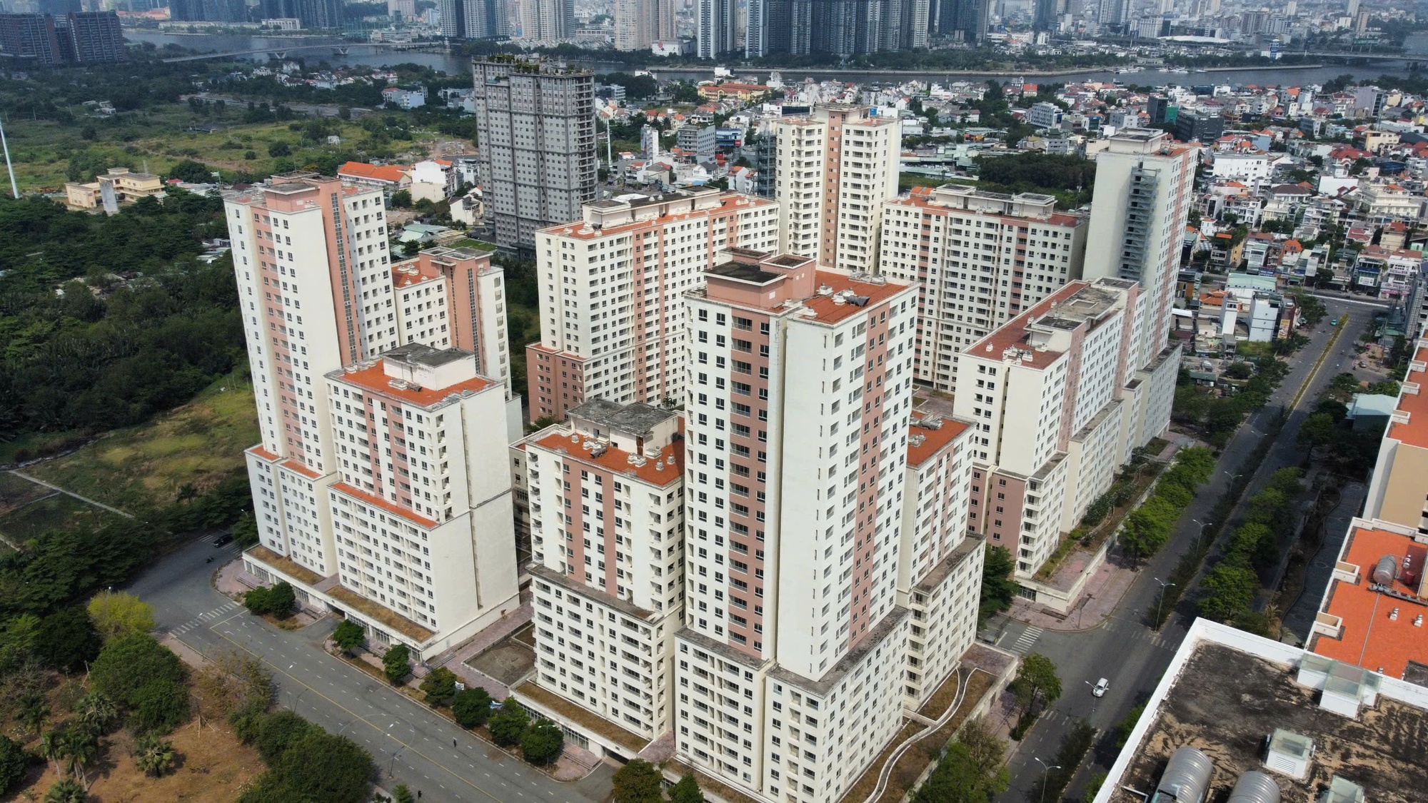 Bidding War Erupts: Real Estate Titans Vie for 3,790 Abandoned Apartments in Thu Thiem - xe.today