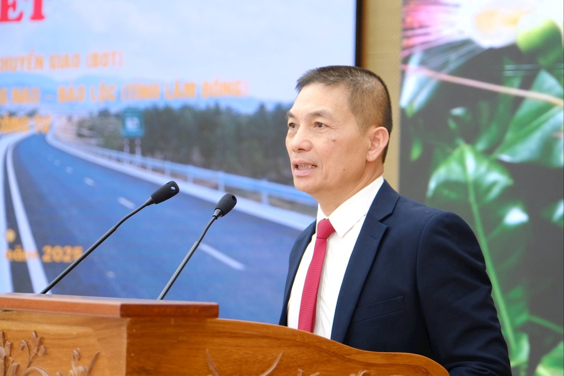 Son Hai Group Signs 18,000 Billion VND BOT Contract for Expressway with ...