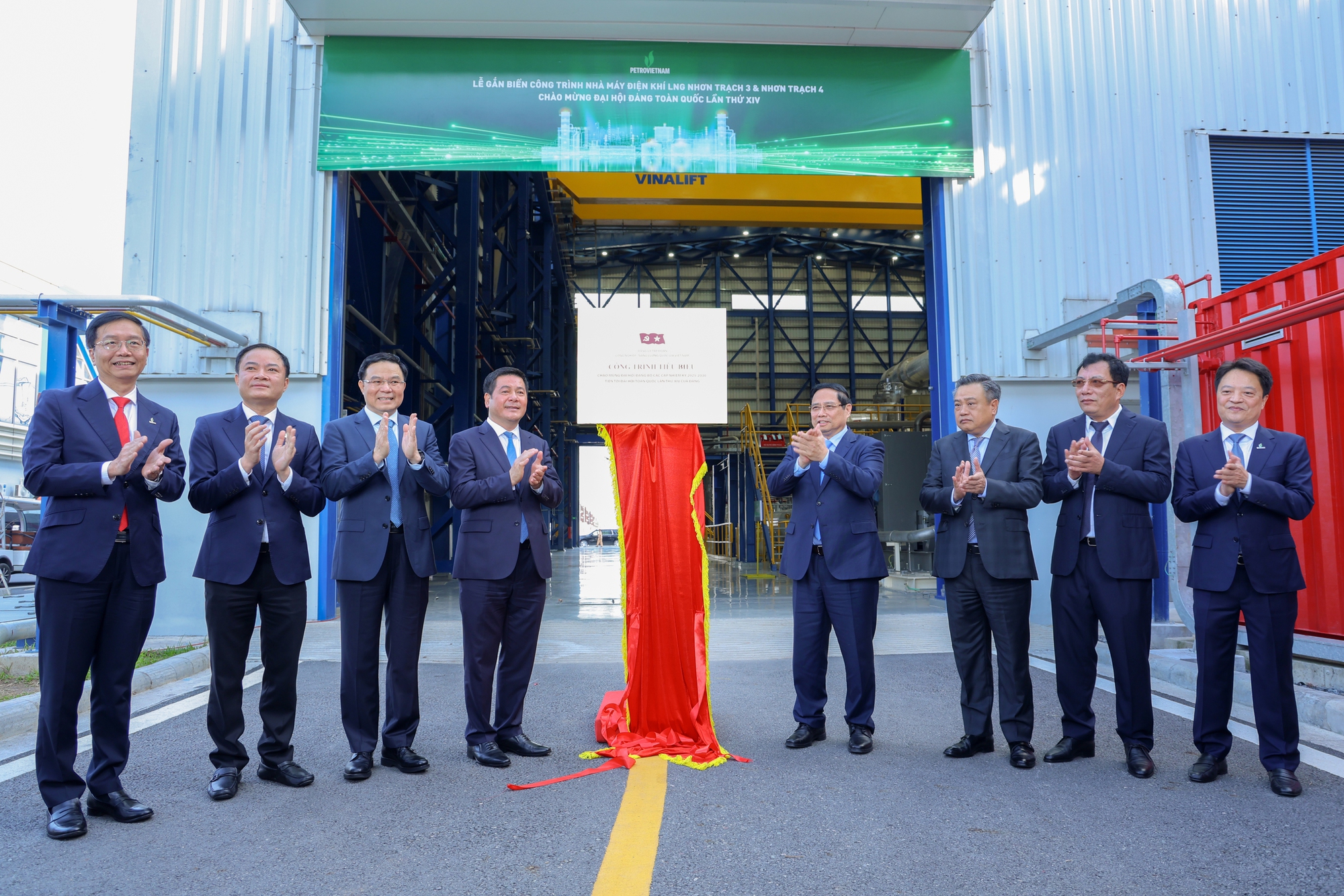Prime Minister Pham Minh Chinh Attends $1.4 Billion LNG Power Plant ...