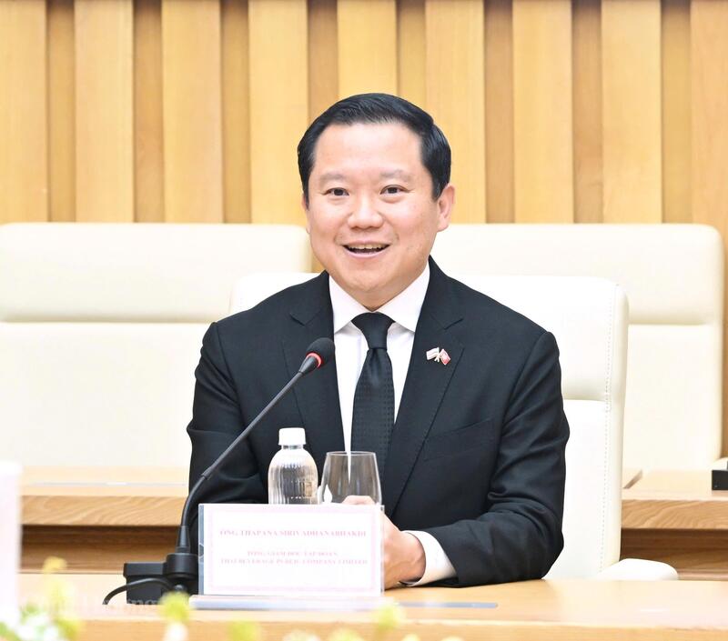 Thai Tycoon Pledges Commitment to Vietnam - xe.today