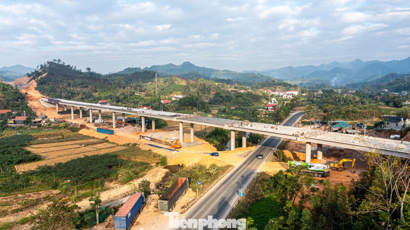 Revamped Design for Huu Nghi - Chi Lang Expressway: Investment Surges ...