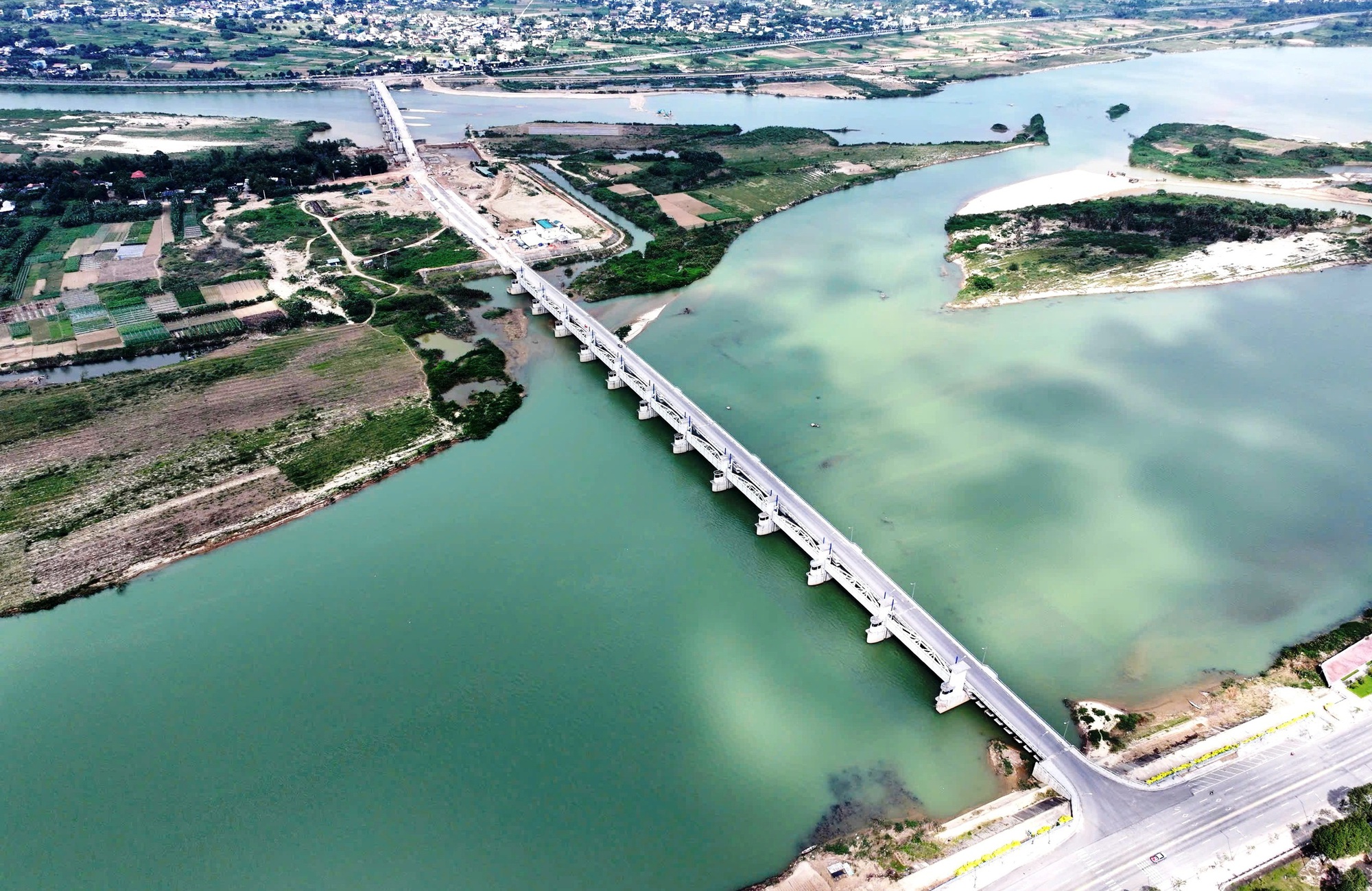Billion-Dollar Bridge and Dam Project Set to Open for Traffic - xe.today