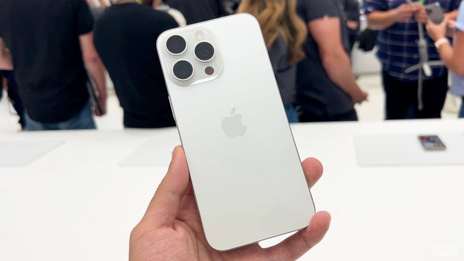 2026 Price Shock: 4 Older iPhone Models Plummeting in Value - xe.today