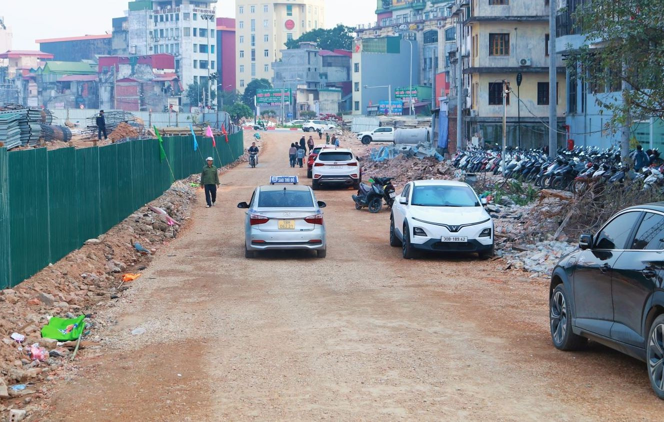 Technical Opening of the Ring Road 1 Section from Hoàng Cầu to Voi Phục ...